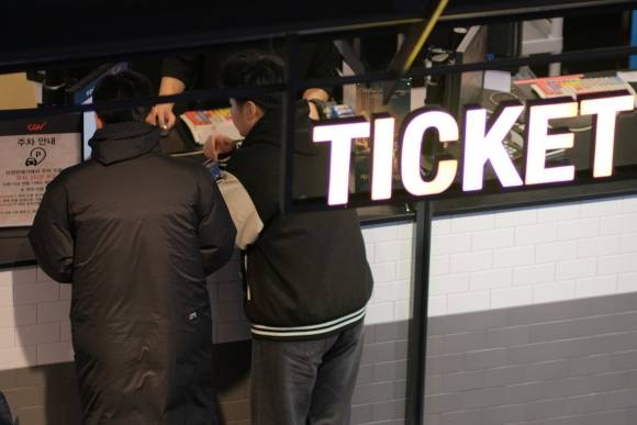 “영화관 누가 가?” OTT만 보더니 결국… 위로금 주면서 희망퇴직 단행한 CGV