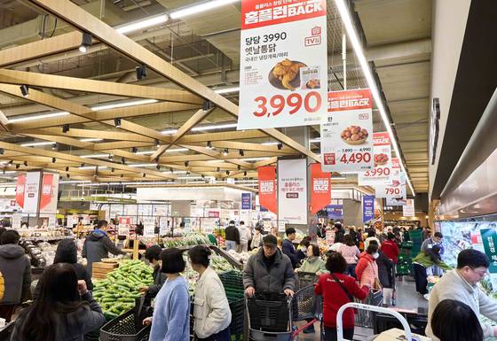 ‘홈플런 끝나면 또 세일 홈플러스 3월 현금확보에 사활