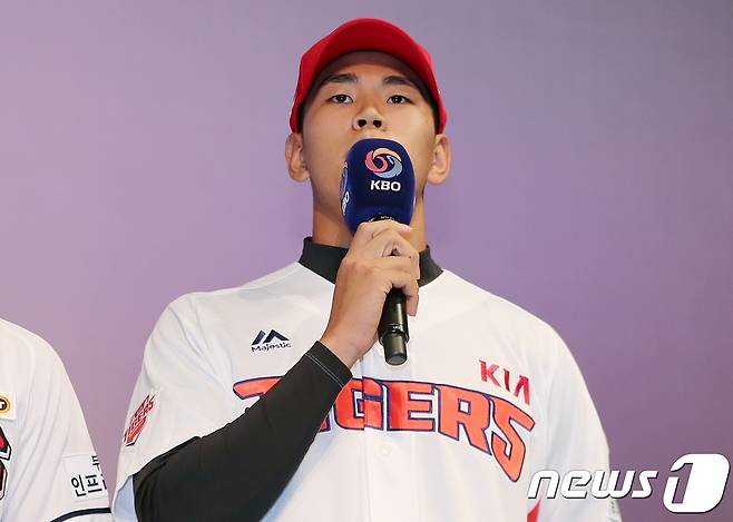 154km 쾅 1군 0경기→육성선수 전환→연봉 3천에 자비로 美유학 1r 출신 Kia 장발 파이어볼러 희망투 드디어