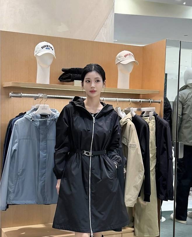 연예인 2세가 왜이래 강남 백화점에서 포착 벨트 조인 개미허리 모델 뺨치는 원피스룩 뷰티는 내운명