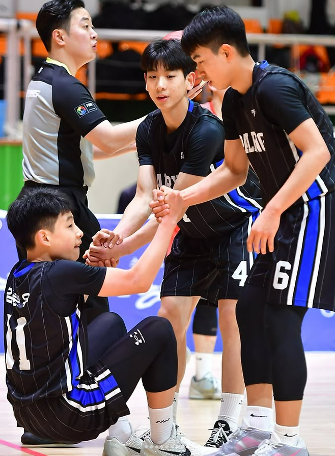춘계연맹전 주지우 맹폭 명지중 동아중 완파하고 결선 진출