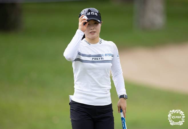 '오늘도 버디 폭격' 고지우, 버디 9개로 KLPGA 개막전 선두…'LPGA 루키' 야마시타와 공동 선두