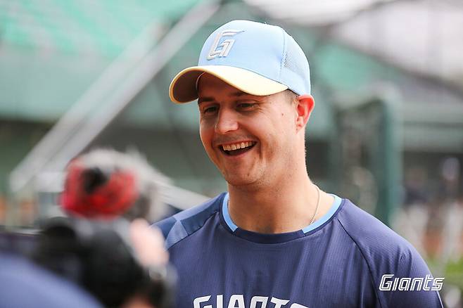 '154km 예고' 롯데 공포의 좌완에 KBO 32승 족집게 강사 뜬다 "곧 실질적인 조언을…"