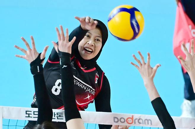 정관장 페퍼 완파하고 2위 재도약kb손해보험도 3연승 성공