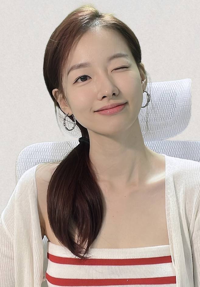 데뷔 30년차 정우성 이정재가 기획사 차리고 처음 영입한 미모의 여배우 발빠른패션뷰티