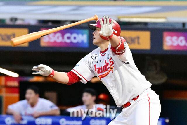 오스틴+오지환 홈런 쾅쾅→치리노스 150km '개막 준비 끝'... LG, SSG 9-4 제압 [MD인천]