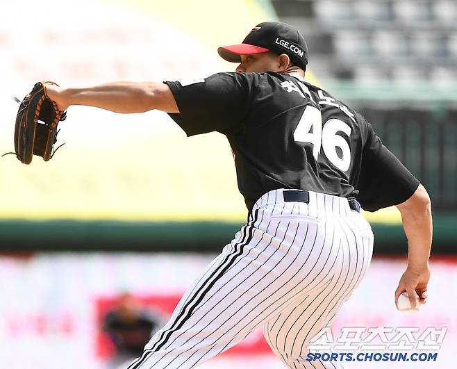 개막전 나갈 1선발 외인이 흔들린다. 'ERA 5.63' 부진에도 염갈량이 "걱정 없다" 자신있게 말하는 이유 [인천브리핑]