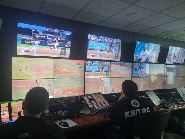 KBO 비디오판독 센터, 호크 아이 리플레이 시스템 도입