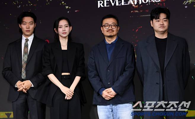 계시록 연상호 감독 전작과 다른 장르 판타지적 요소 배제시켜