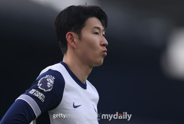 이럴 수가 레전드가 Son을 외면하다니173골 손흥민 아닌 30골 윙어를 꼽다니 가장 논란이 된 선택이다