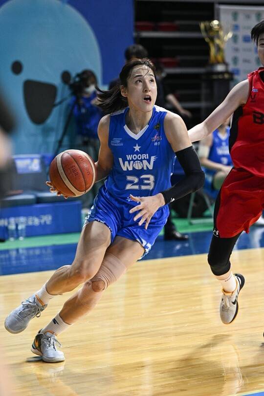 [WKBL FINAL] 역전 드라마 쓸 뻔했던 한방, 그러나 우리은행의 에이스는...