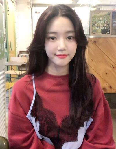 엄마도 유명 연예인이라 외모가 엄청 뛰어나다는 30대 여배우 나도 알고 너도 알고