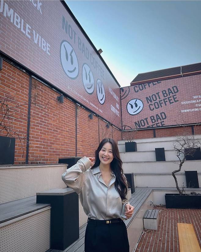 6세 연상 교회 오빠와 결혼 11년 만에 득녀한 여배우 시크한 슈트룩 뷰티는 내운명