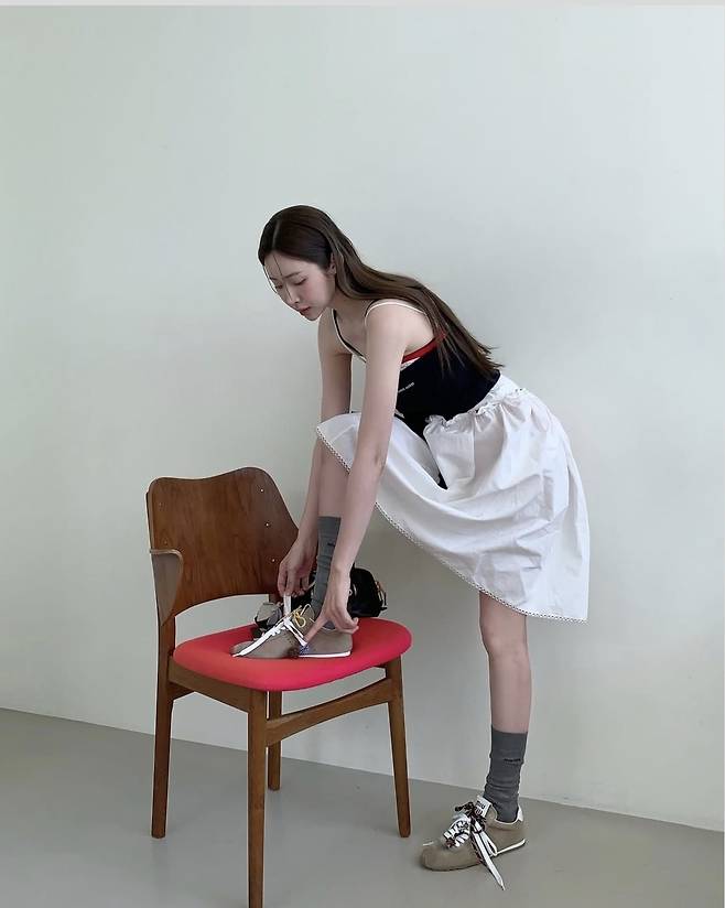 이렇게 하얗고 예뻤어 170cm 47kg 마네킹 여배우 인형 같은 민소매 원피스룩 뷰티는 내운명