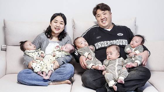 Korea’s first naturally conceived quintuplets reunite with parents at ...