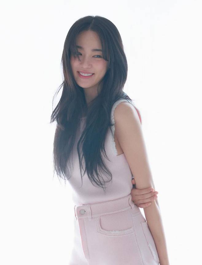 ‘44.5kg’ 이주연, 너무 과감한 포즈…뼈말라 바디라인 [DAY컷]