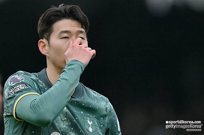 손흥민 주장 빼앗자 리더십 지적토트넘 78세 전 감독 작심 발언 Son 여전히 환상적 대체하기 쉽지 않을 것