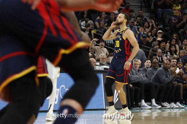 커리 복귀 후 연승 휘파람 Gsw 외계인 빠진 샌안토니오 맹폭→148득점 大폭발→42점 차 대승