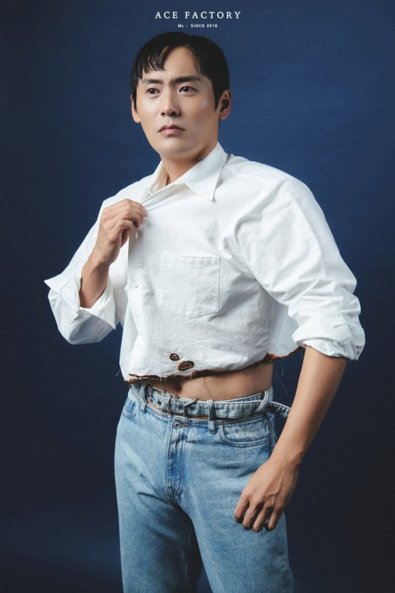 ‘학씨 아저씨 열풍 최대훈 맞아 인생 첫 화보까지 파격 비주얼 스포엔 뉴세이
