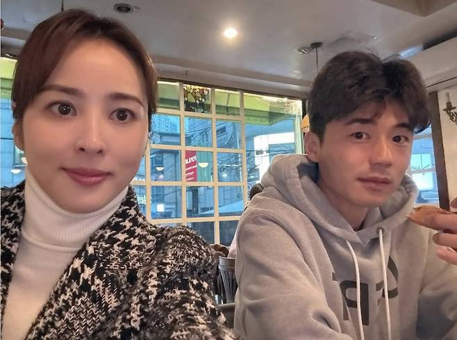핑클 될 뻔했다고” 은광여고 얼짱 여배우 우아함 가득한 트위드 코트룩 대본은 내운명