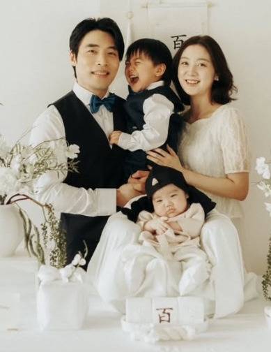 태권도 선수 ️ 결혼 둘째 출산 3주 만에 복귀한 원더걸스 32세 여가수 드레스룩 스타와 패션