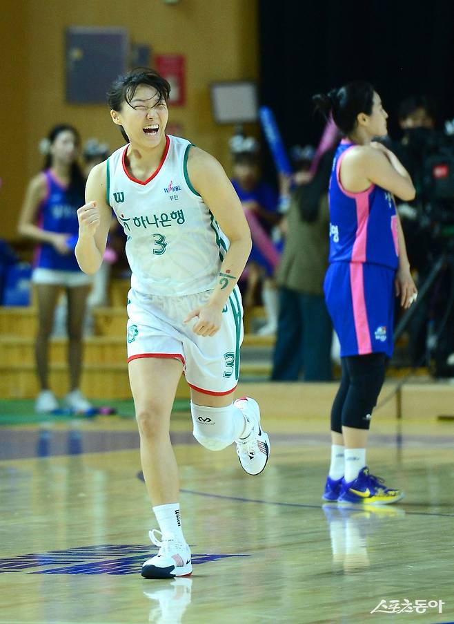 ‘3년, 보수총액 2억원’ WKBL FA 1호 계약자는 하나은행 정예림…“더 배우고 성장하겠다”
