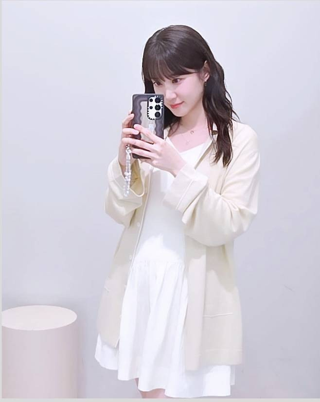 아역배우 출신인 줄 몰랐던 데뷔 30년 차 여배우 미모 터진 청순 원피스룩 대본은 내운명