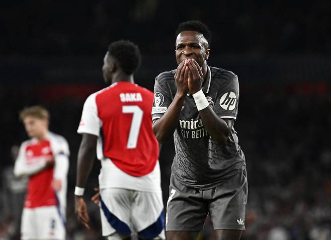 ‘레알 침몰시킨 프리킥’ 라이스 멀티 골→아스널, UCL 8강 1차전서 3-0 완승