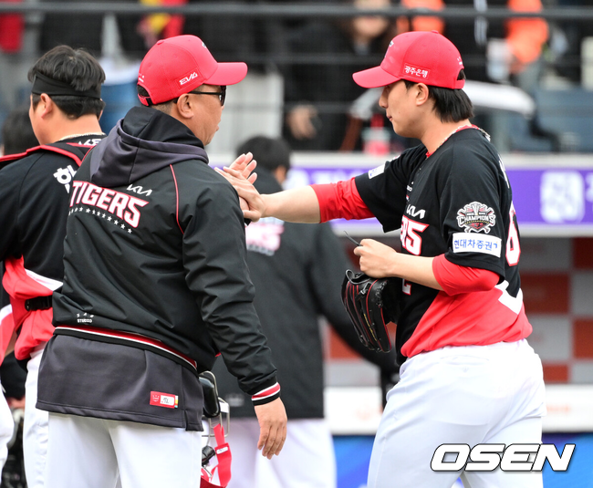 충격의 첫 불론이 약이었나...202안타맨도 151km 헛스윙 삼진, 세이브왕 반가운 '스피드업'