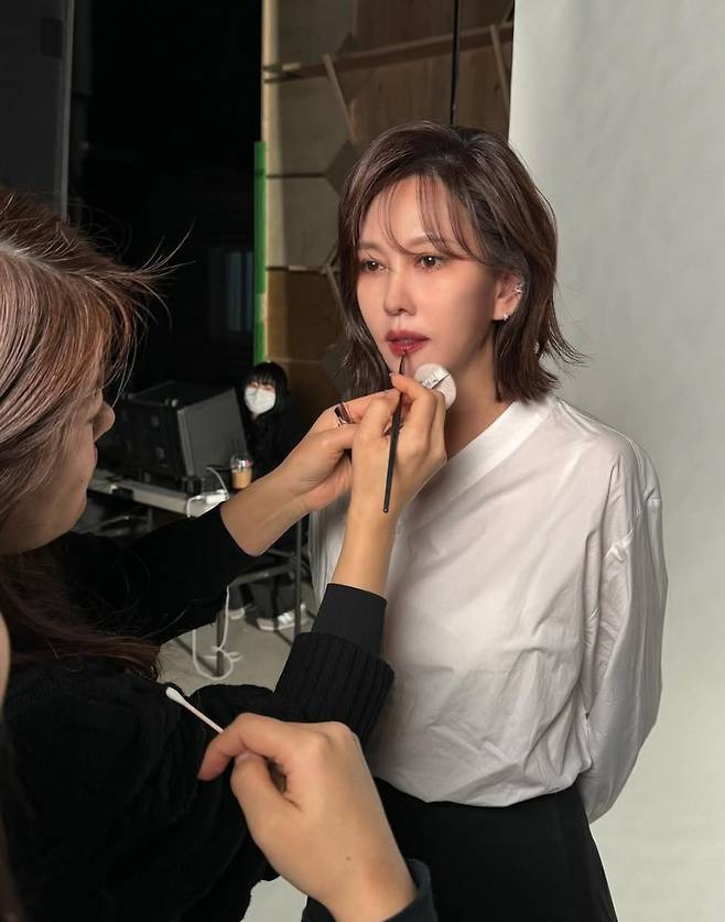 송탄시청 공무원에서 배우 전향해 연기의 여왕이 된 53세 여배우 촬영룩 스타와 패션