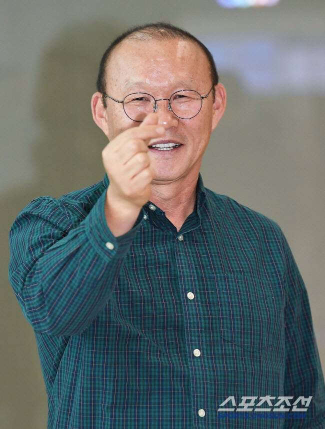 "42일 만에 '지각' 조각" 정몽규 회장, KFA 새 집행부…박항서, 신태용 가세→'35년 한 우물' 김승희, 전무 파격 발탁