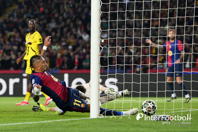 [UCL ISSUE] 후배 '데뷔골' 빼앗은 장본인…"상당히 걱정했어, 사과했는데 괜찮다고 하더라"