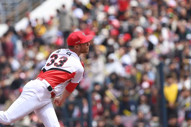 KIA, SSG 꺾고 연패 탈출…꼴찌서 9등으로