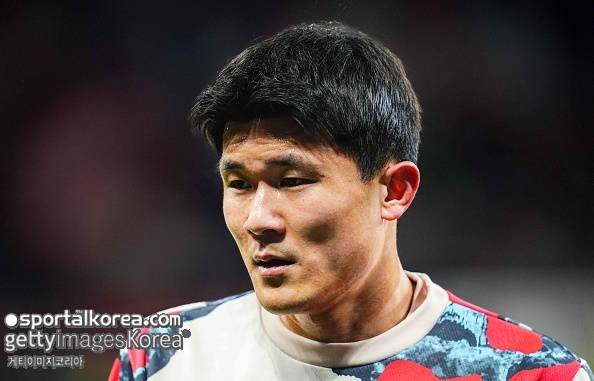 김민재 초유의 위기 상황 ‘방출설+UCL 명단 제외?’...‘KIM 상습 비난’ 獨 레전드, “절대 제외하면 안 돼” 비호 나섰다!