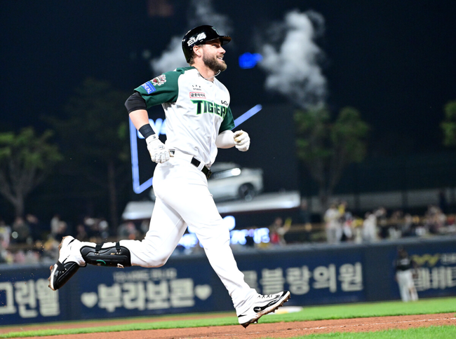 나성범이 드라마썼다! 9회 역전 2타점 끝내기타...KIA, KT 5-4 꺾고 위닝시리즈 [광주 리뷰]