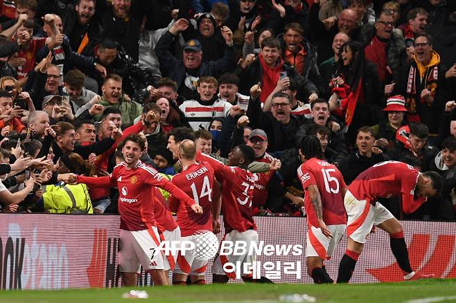 '연장 후반에만 3골' 맨유, 기적의 역전드라마 썼다...UEL 4강 합류