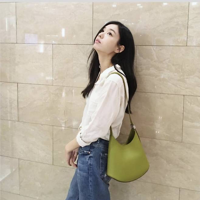 안은진 행운 가득 그린백 마음을 빼앗긴 세련된 미니멀리즘 청순 여신룩 뷰티는 내운명