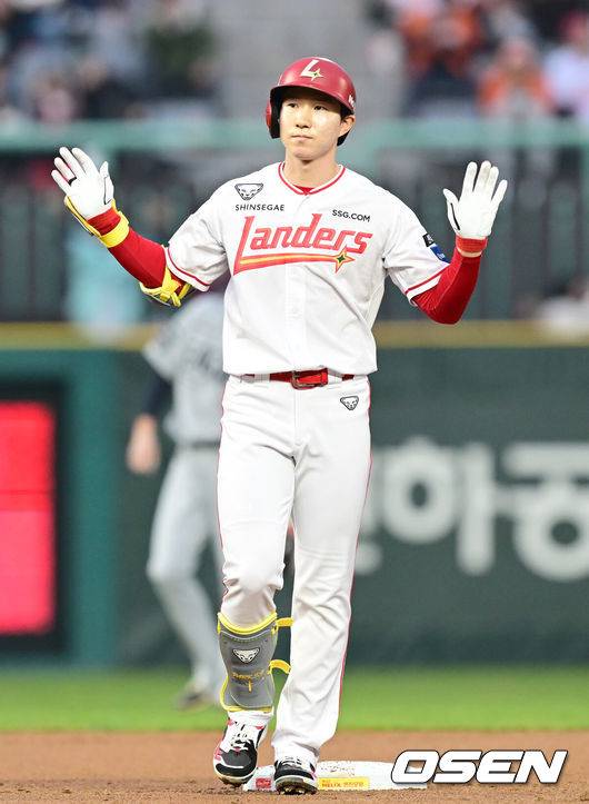 '절대 1강' LG와 첫 대결, '4연패' SSG, 박성한-정준재 테이블세터...문승원 신장결석 치료, 선발 한 턴 쉰다 [오!쎈 인천]