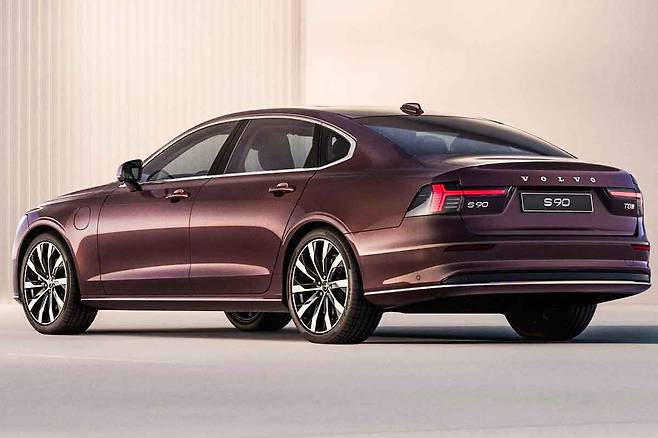 "제네시스 괜히 샀네" G80급 플래그십 세단, 볼보 S90 대격변! | 카프레스