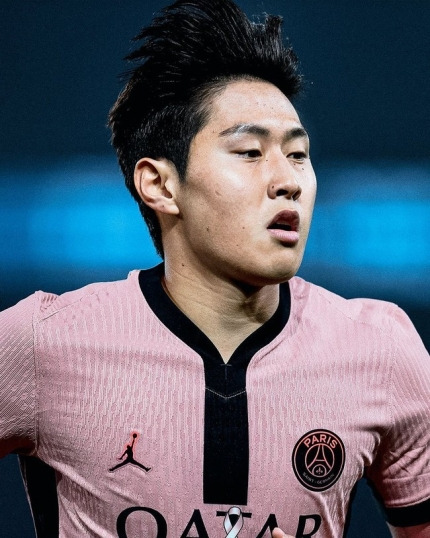 이강인 수비형 미드필더→윙어 복귀6호 도움 작렬 두 달 만에 공격 포인트 Psg 낭트와 1 1 무승부”