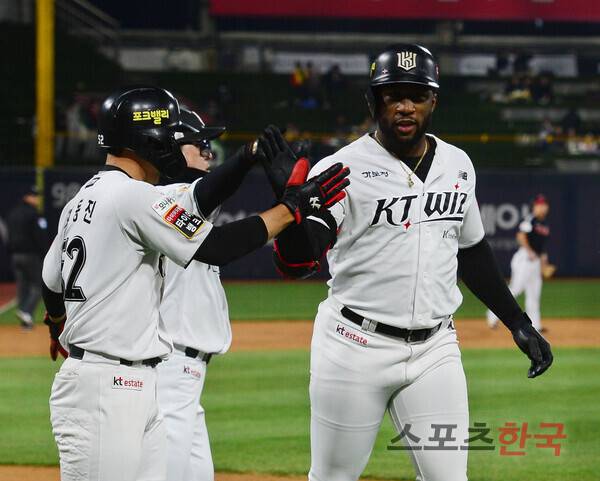 '한 뼘 모자랐던 7회 대추격' kt wiz, SSG에 5-6 석패[수원에서]