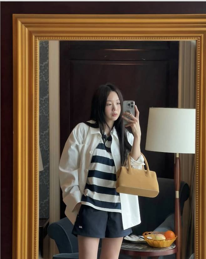 20대인 줄 알았는데 32세” 168cm·49kg 9등신 동안 여배우의 데일리룩 대본은 내운명