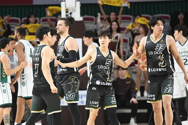 "올해 기필코" LG의 삼세번, 지난 2년 4강 직행→모두 탈락... "이번엔 더 높은 곳" 창원 팬들에 약속했다