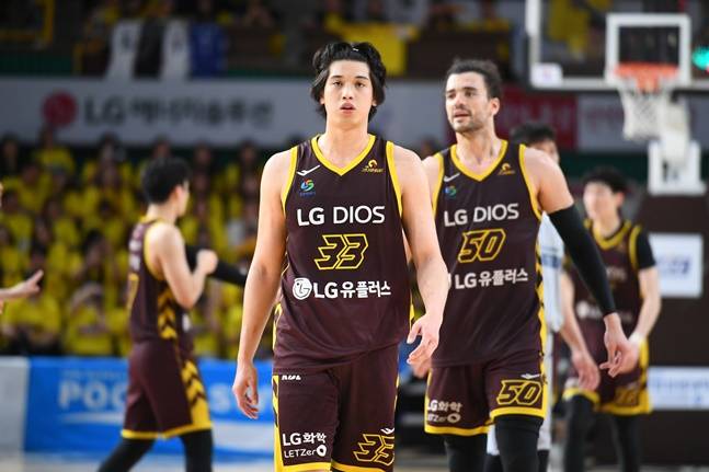 '형제 감독 대결' 싱겁게 끝나나, LG 파죽의 2연승→11년 만의 챔프전까지 '단 1승' 남았다 [KBL 4강PO]
