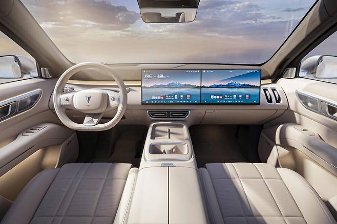 "쏘렌토보다 큰데 연비 24.4km/L" 가격은 4천만 원 후반부터인 플래그십 SUV | 구름을달리다