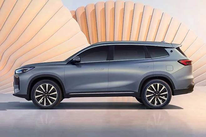 “한 번에 1,400km?” 연비 76.9km/L에 가격은 2천만 원, 역대급 'SUV' | 토픽트리