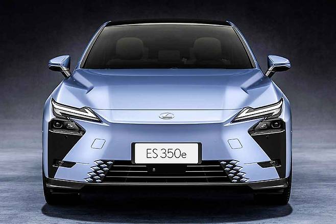 렉서스 ES 풀체인지 공개! G80, E클래스, 5시리즈 긴장해야 할 이유 | 두맨카