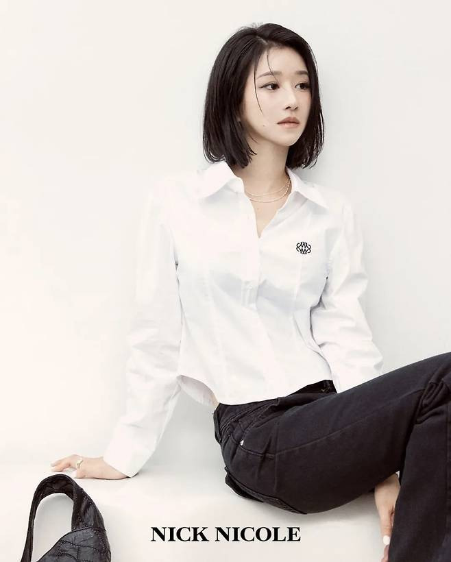 이 미모에 감독이 8시간 설득 결국 데뷔한 여배우 모던 시크룩 대본은 내운명