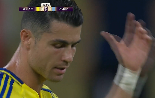 '호날두 은퇴하라' CR7의 치욕! 노마크 헛발질→시저스킥 허공→실점 때마다 짜증…ACLE 4강 탈락