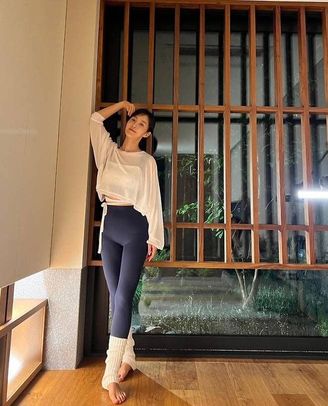 장동건 옆 청순 여학생이었는데 댄스짱 출신 여가수 애슬레저룩 대본은 내운명